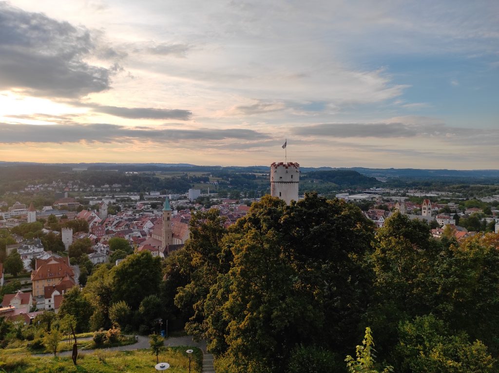 Jugendherberge Veitsburg Ravensburg: Urlauben mit Traum-Kulisse ...