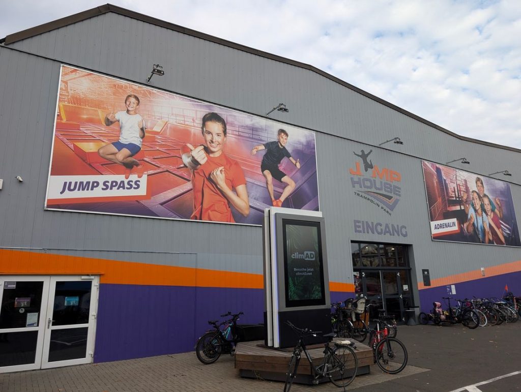 JUMP House Leipzig: hier hüpfen sich Familien glücklich – SÜDWESTLIEBE
